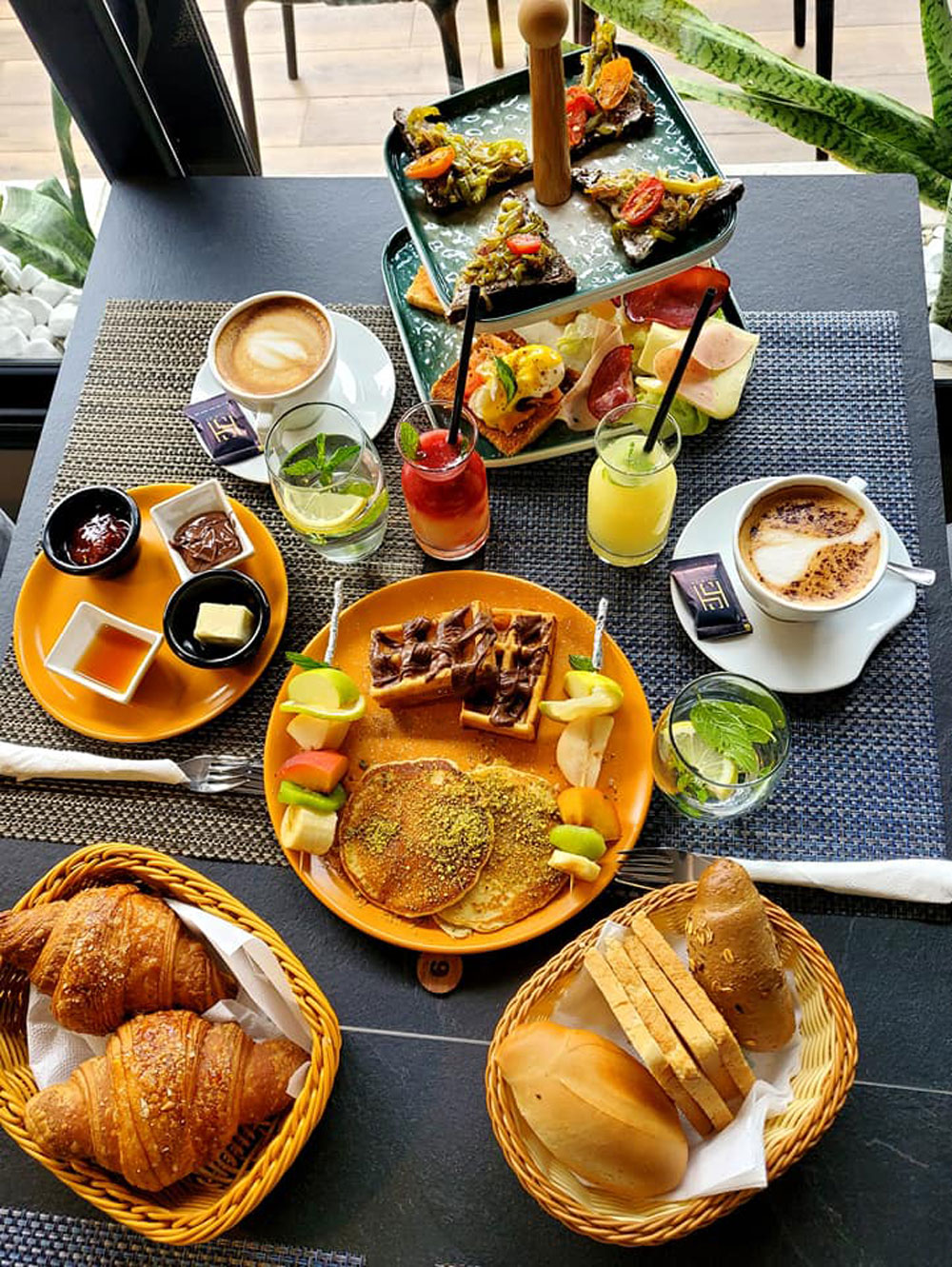 Le nouveau Resto-Café Hillside nous ouvre ses portes